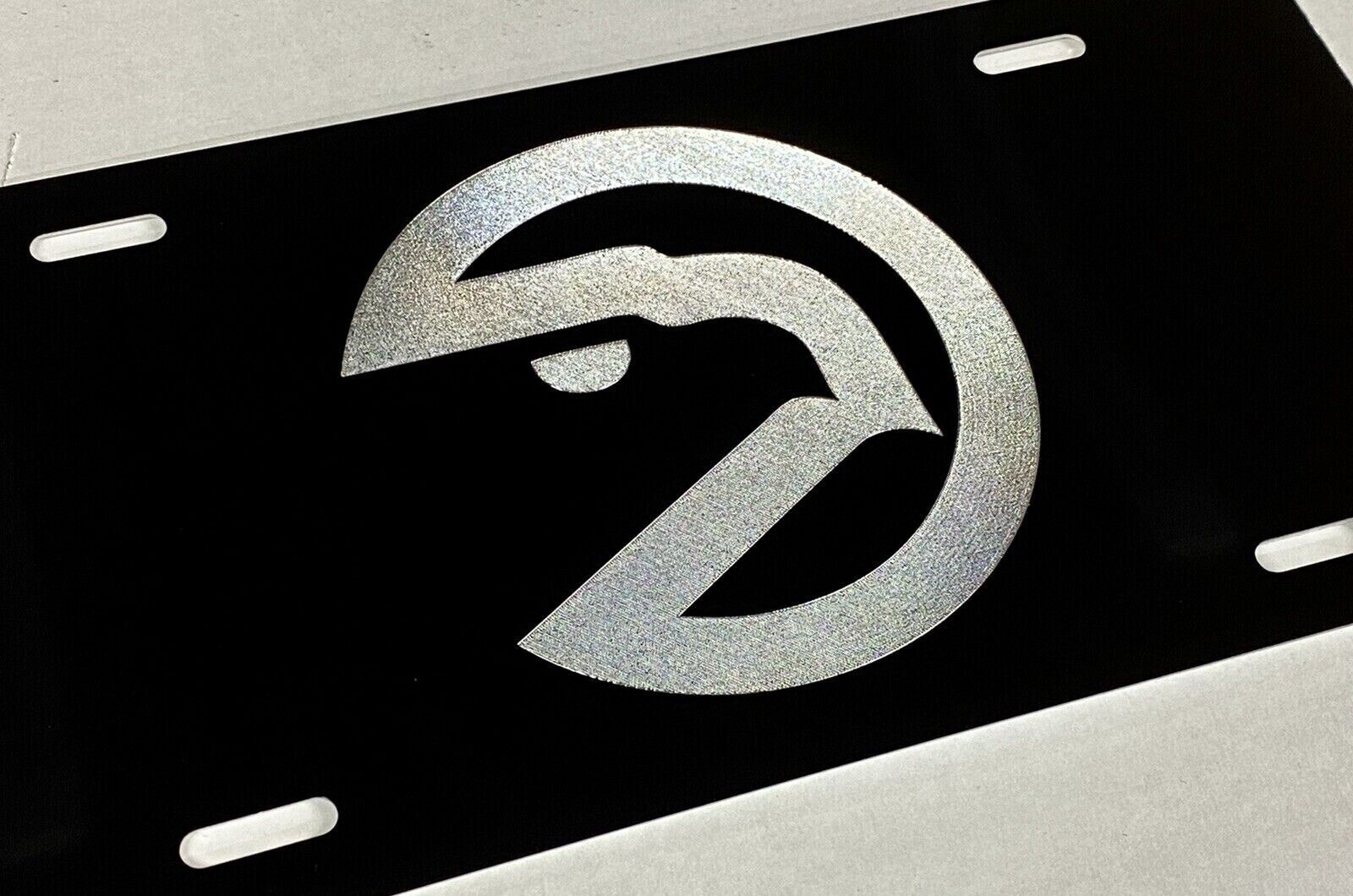 Atlanta Hawks Fan Engraved Car Tag Diamond Etched Aluminum Vanity ...